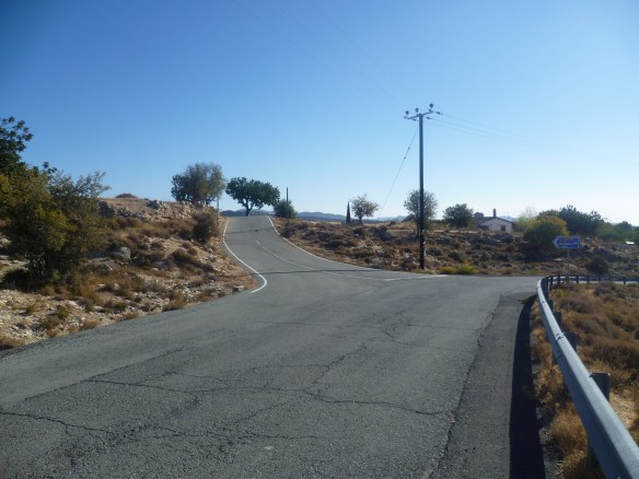 Lofou-Sylikou-Pera Pedi-Lofou | WALKING IN CYPRUS